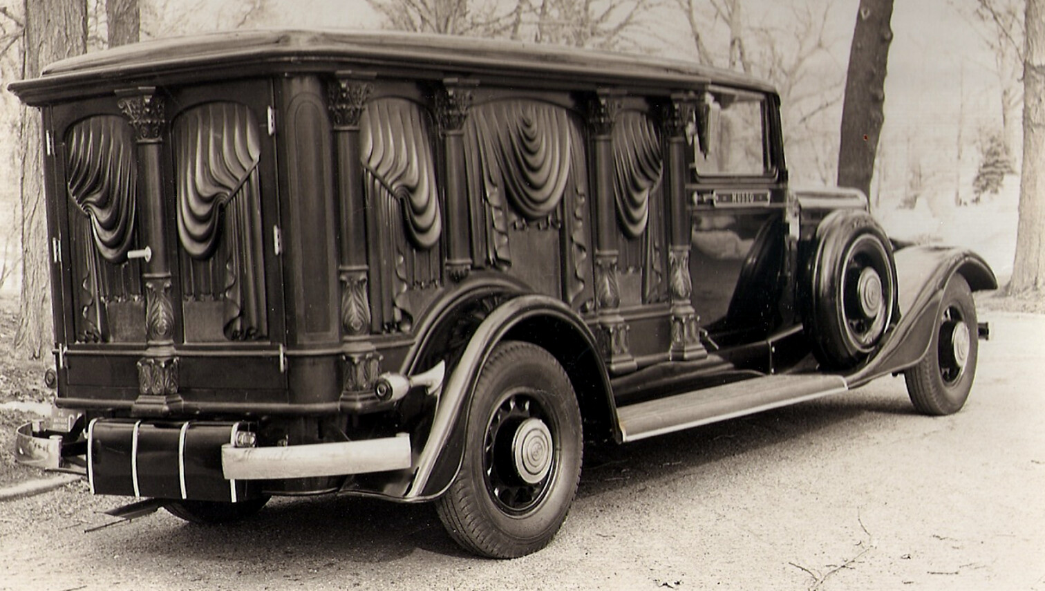Driving the Dead, A History of the Hearse - TalkDeath