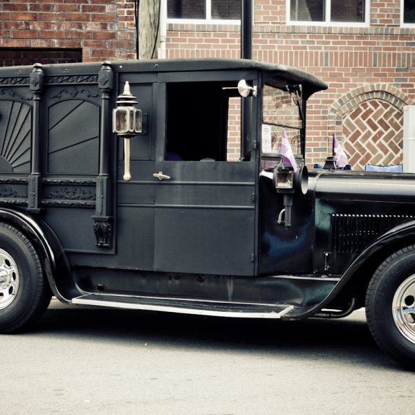 Driving the Dead, A History of the Hearse - TalkDeath